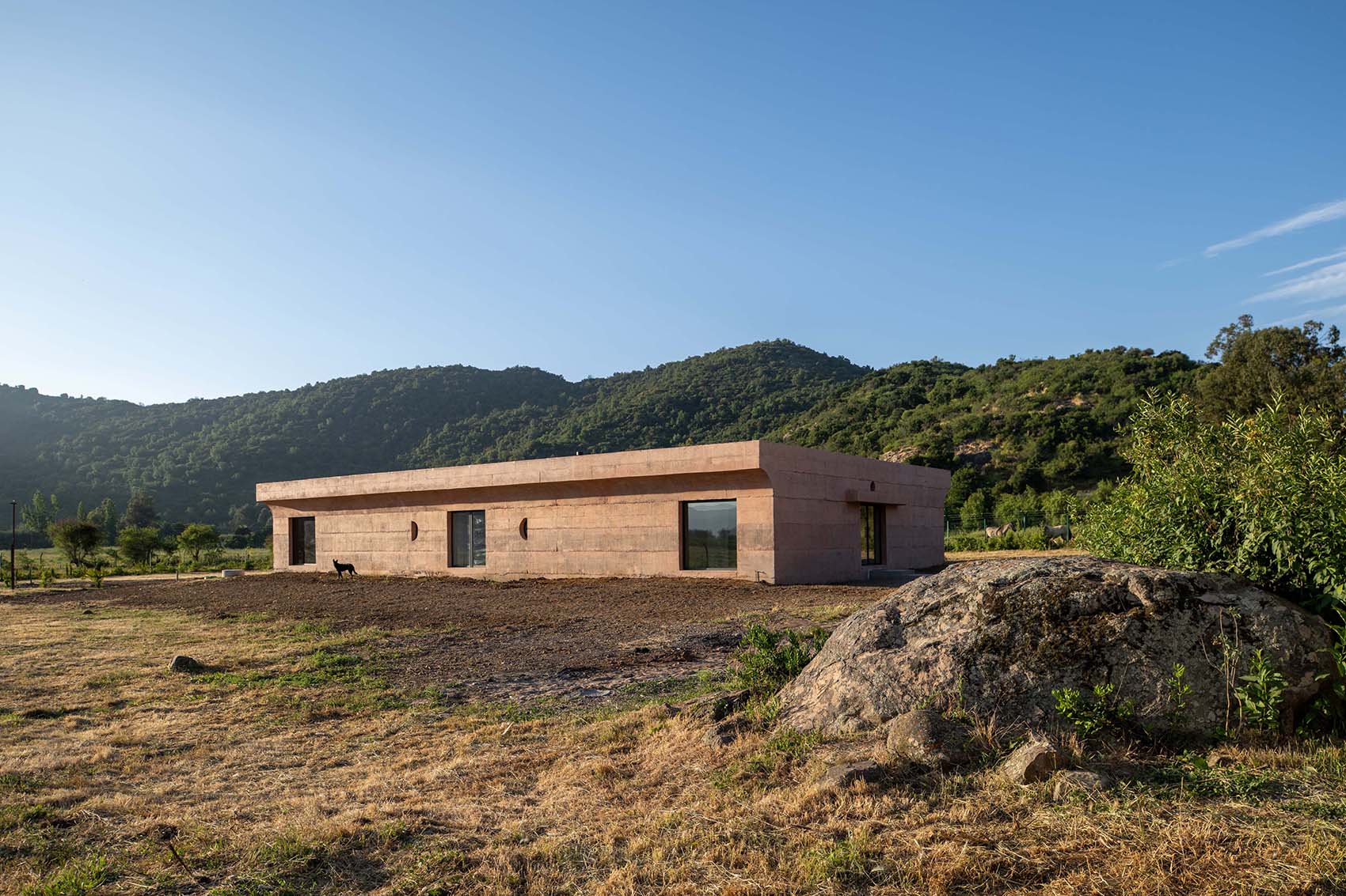 Lima House by Pezo von Ellrichshausen - 谷德设计网