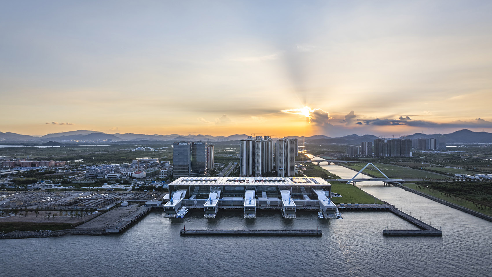 Zhongshan Passenger Port by CAPOL International & Associates Group - 谷德设计网