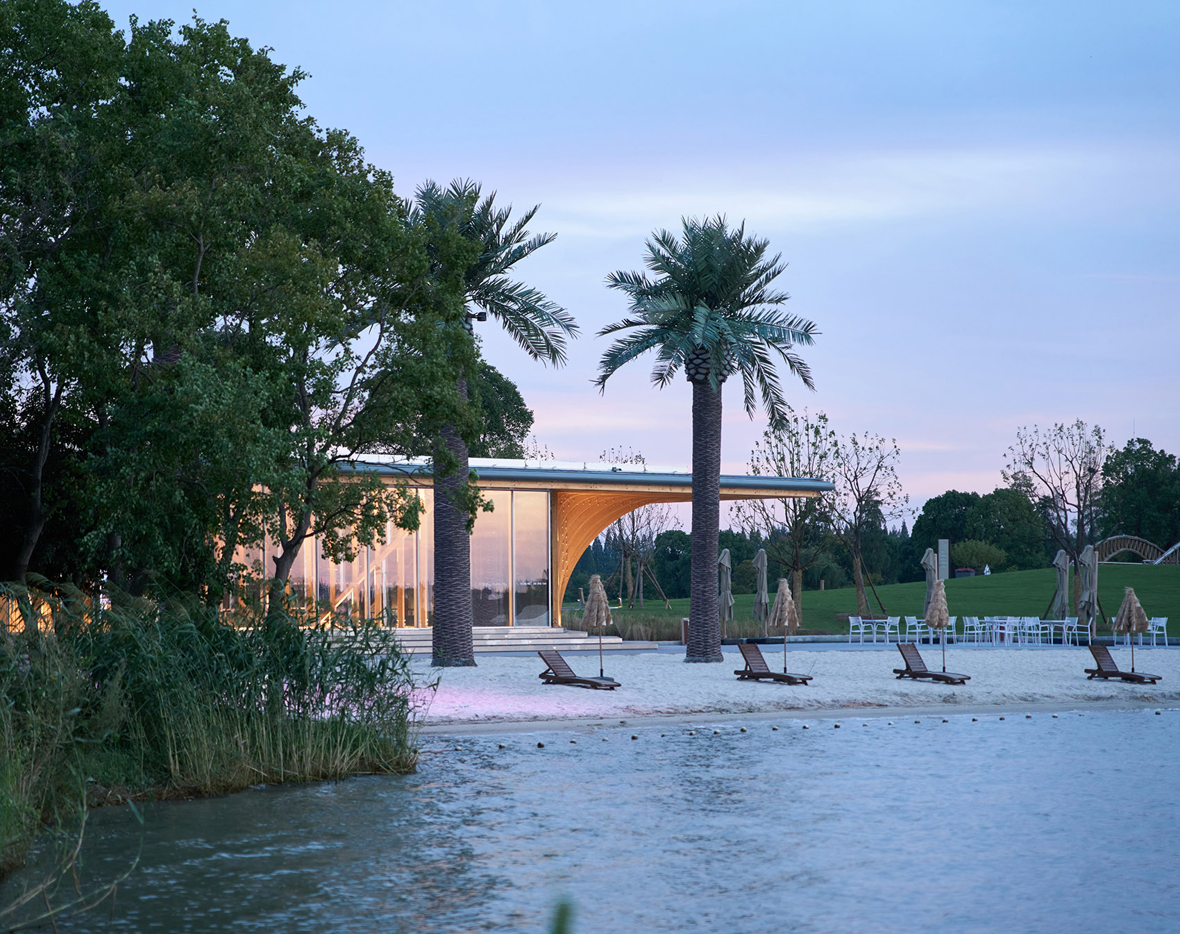 The Golden Beach Pavilion in Gucheng Lake by The Design Institute of ...