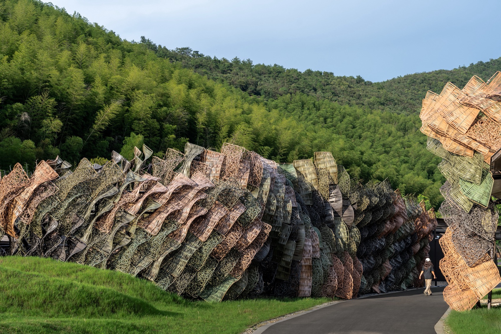 The Earth Valley Theater in Yaohu Village by GOA - 谷德设计网