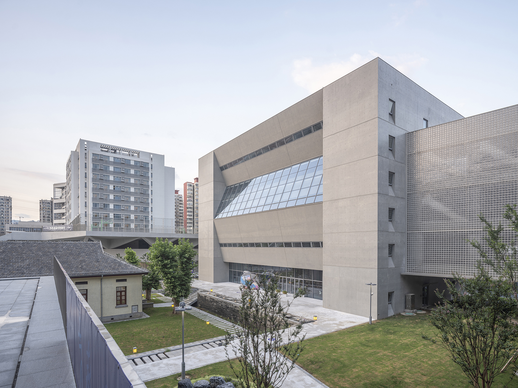 Library of the High School Affiliated to Nanjing Normal University ...
