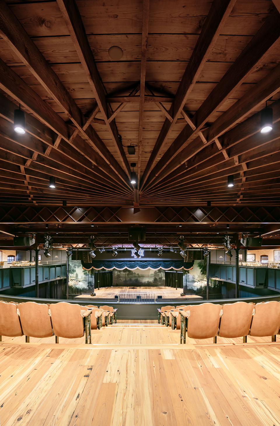 STABLE HALL，美国 / CLAYTON KORTE DESIGN - 谷德设计网