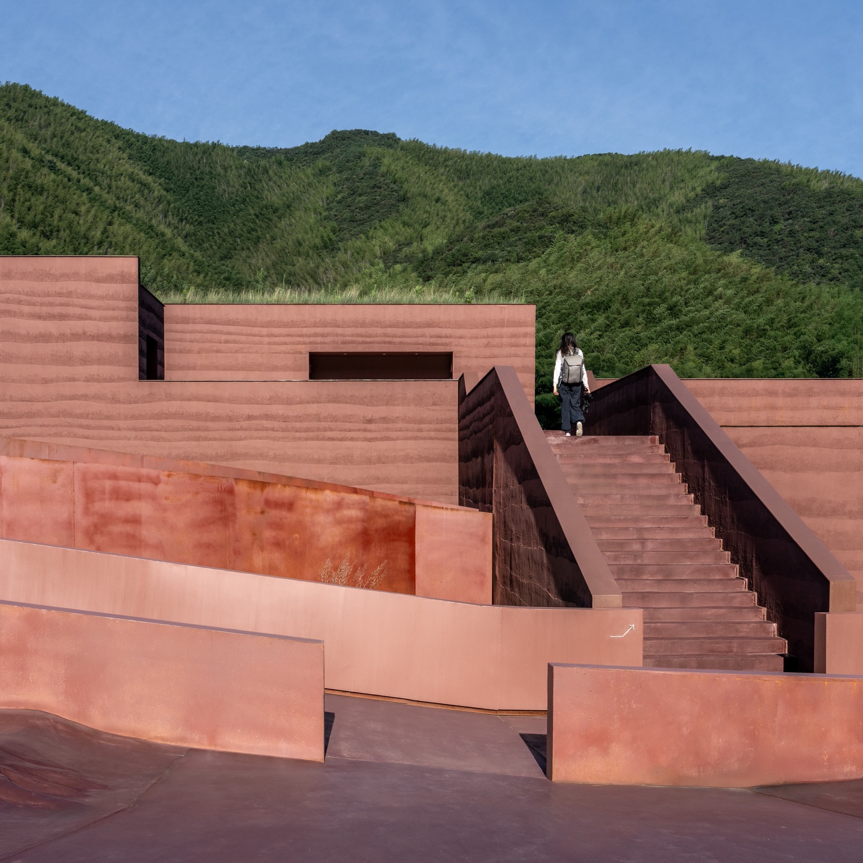 The Earth Valley Theater in Yaohu Village by GOA - 谷德设计网
