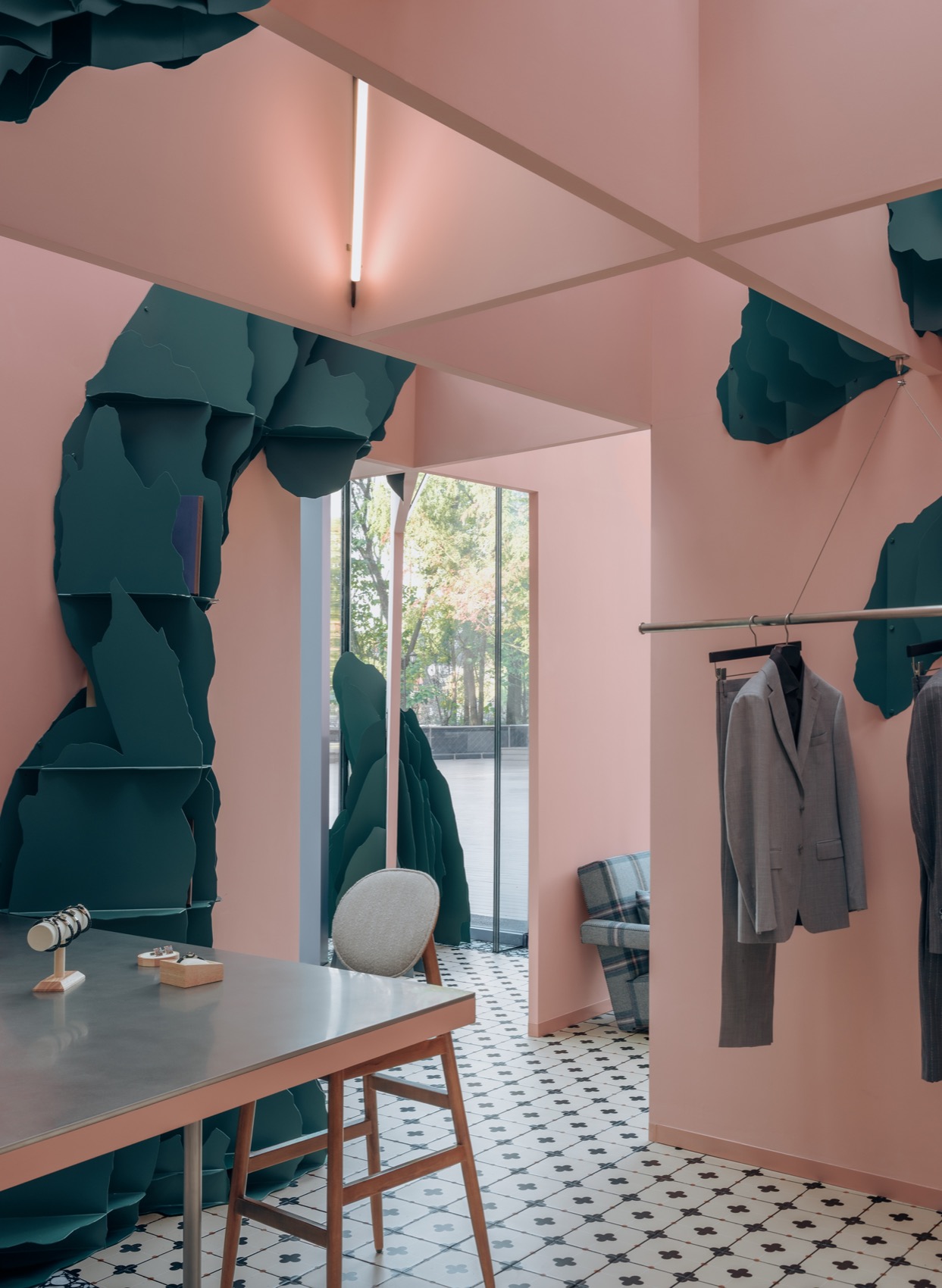 KEYMEN Bespoke Gentlemen’s Wear Shop by LINJIAN Design Studio - 谷德设计网