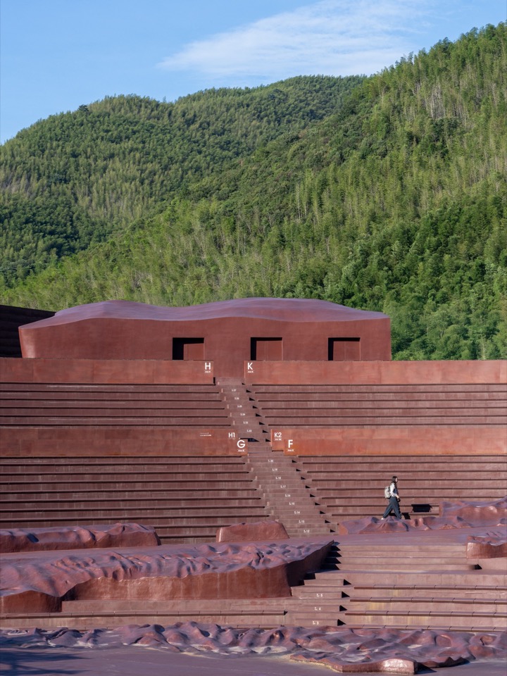 The Earth Valley Theater in Yaohu Village by GOA - 谷德设计网