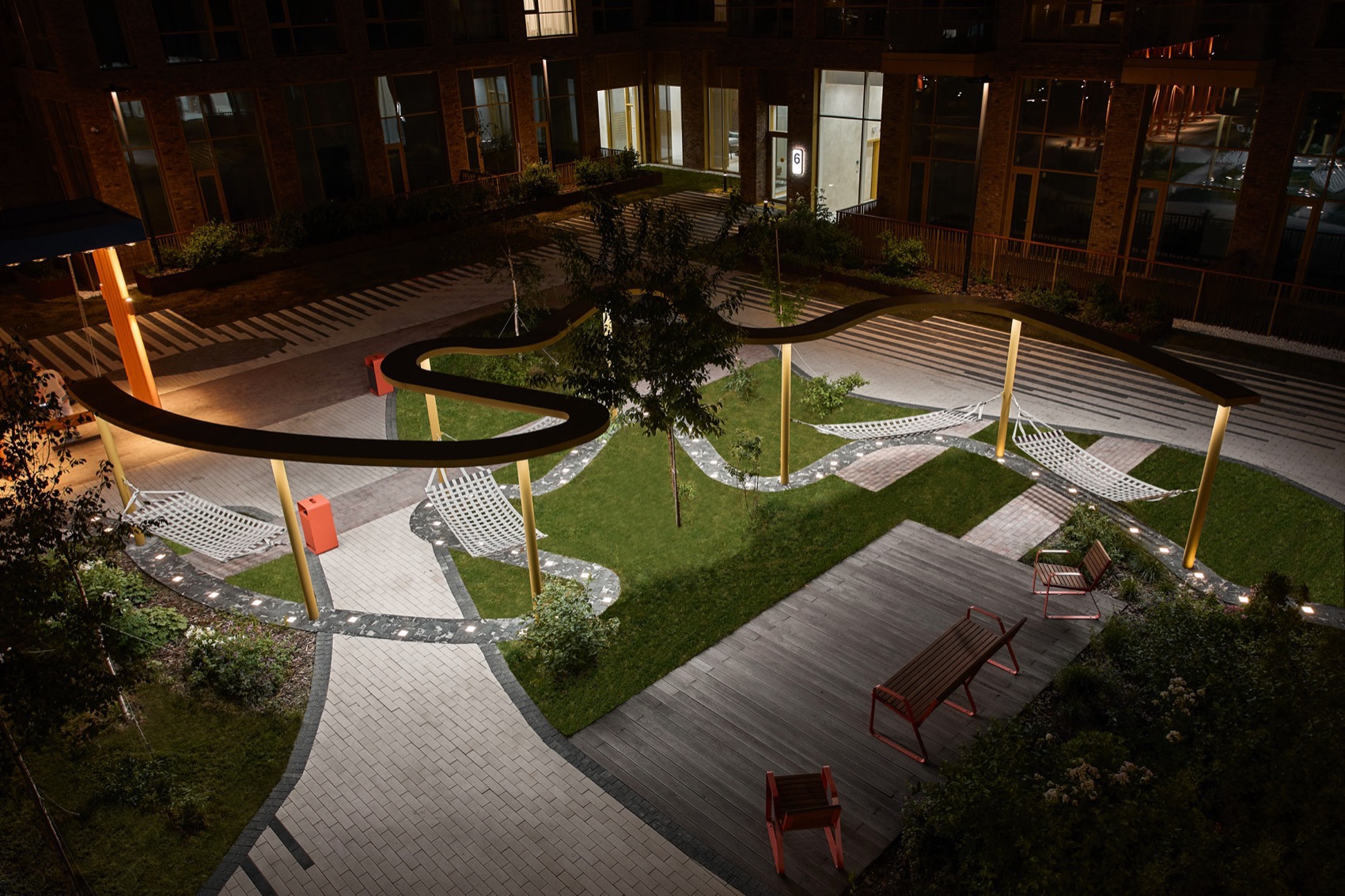 Courtyard of WOW Residential Complex by Architectural Bureau VESCH - 谷德设计网