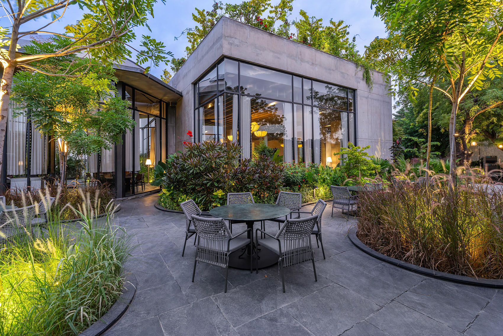 K’s Veranda by Hiren Patel Architects + Design - 谷德设计网