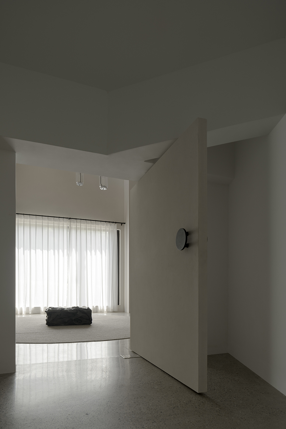 Blue Roof Artist Studio Renovation by REL ARCHITECTS - 谷德设计网