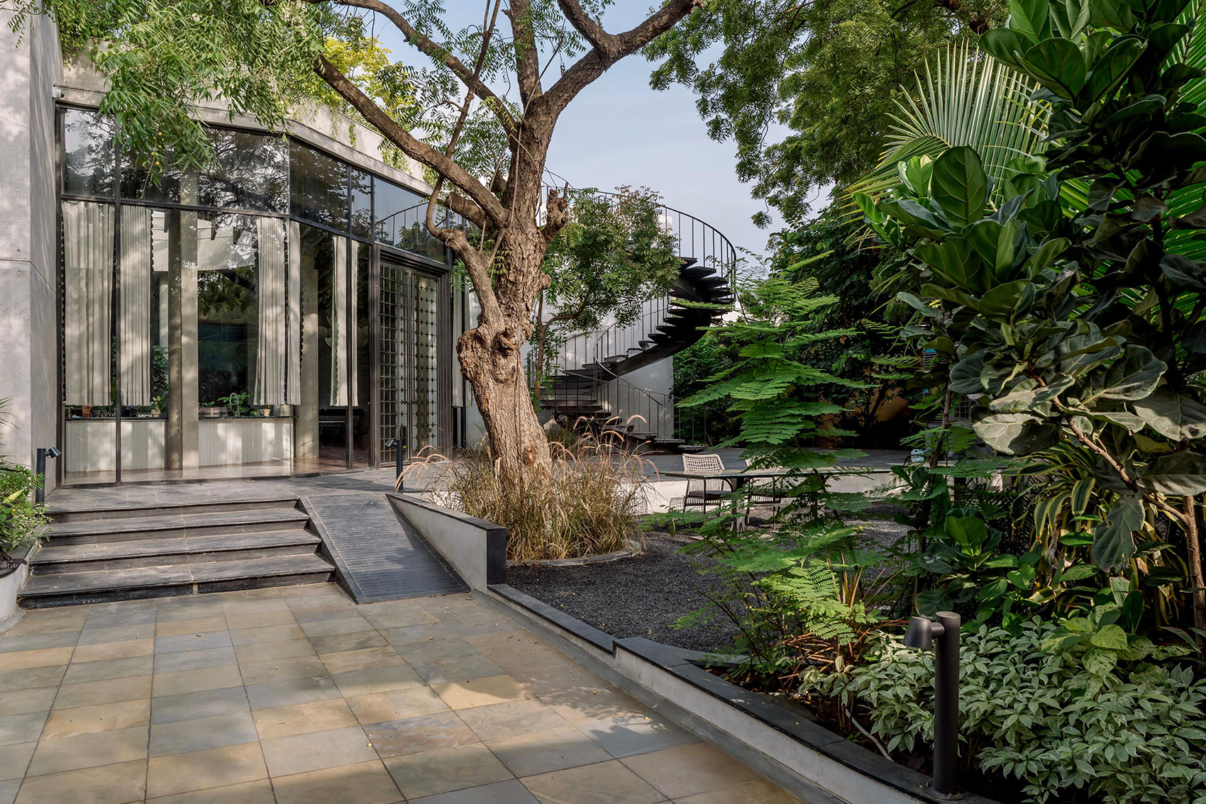 K’s Veranda by Hiren Patel Architects + Design - 谷德设计网