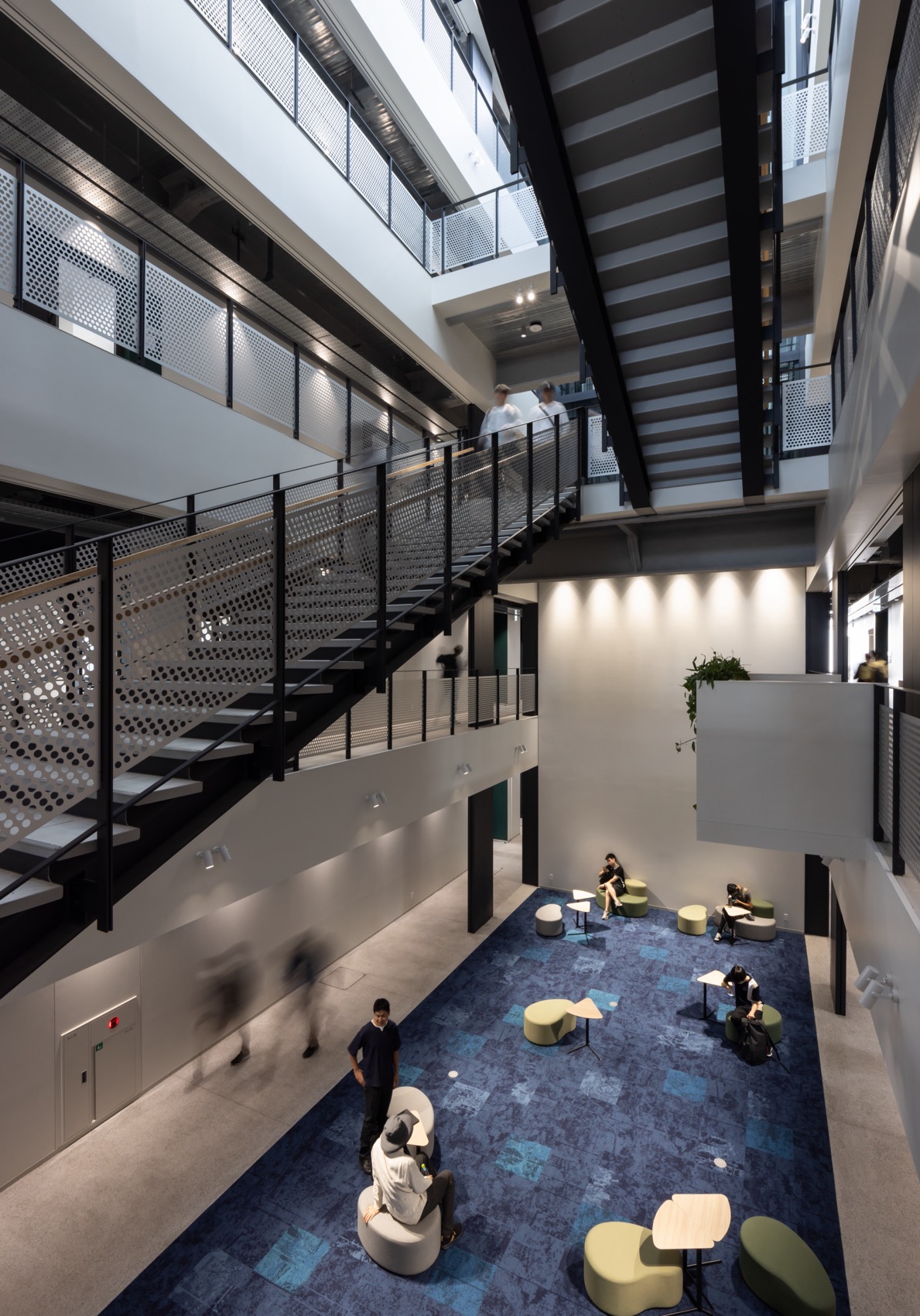 Hannan University Building 4 by Nikken Sekkei Ltd - 谷德设计网