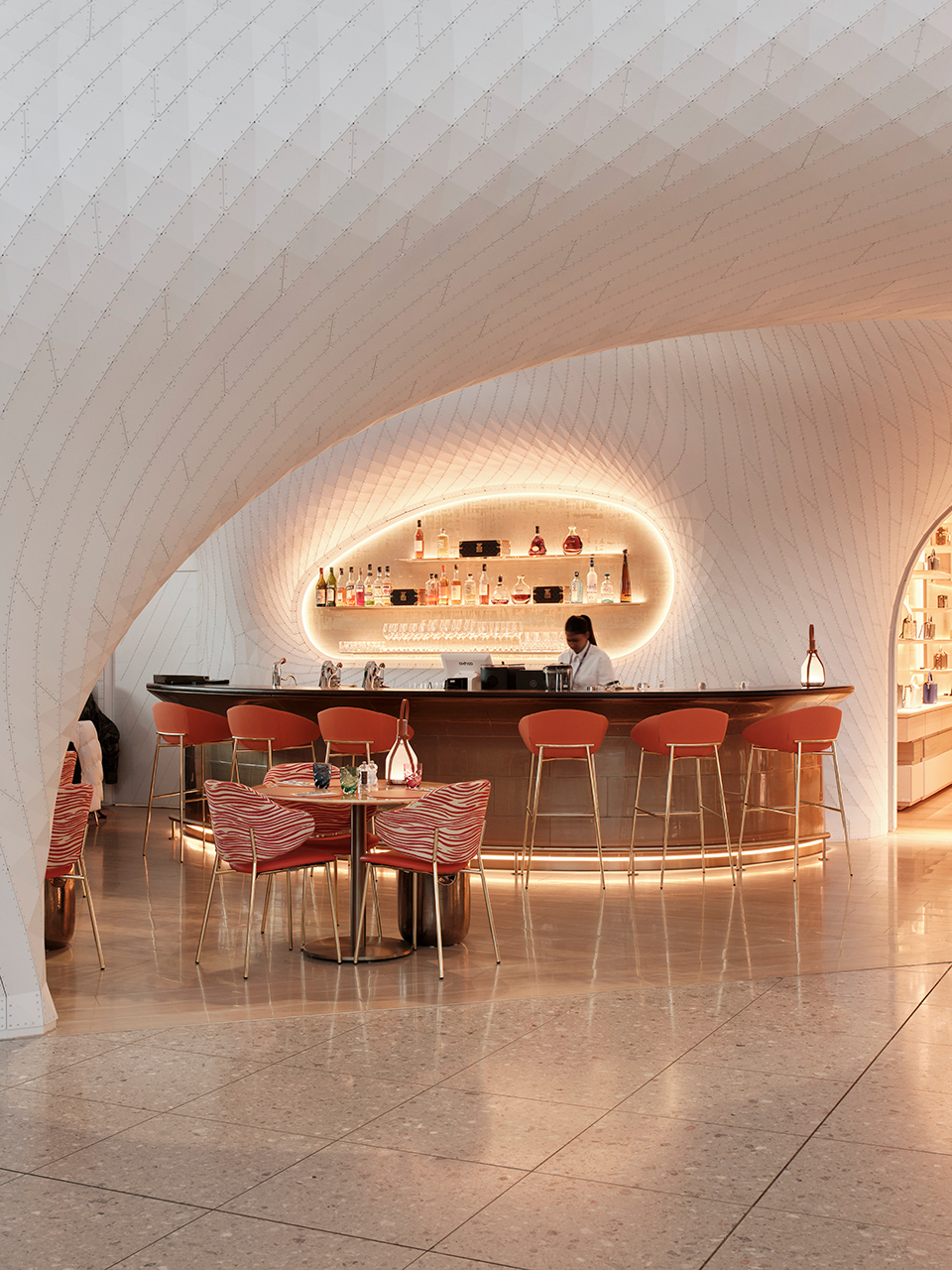 Louis Vuitton at Heathrow Terminal 2 by Marc Fornes/THEVERYMANY - 谷德设计网