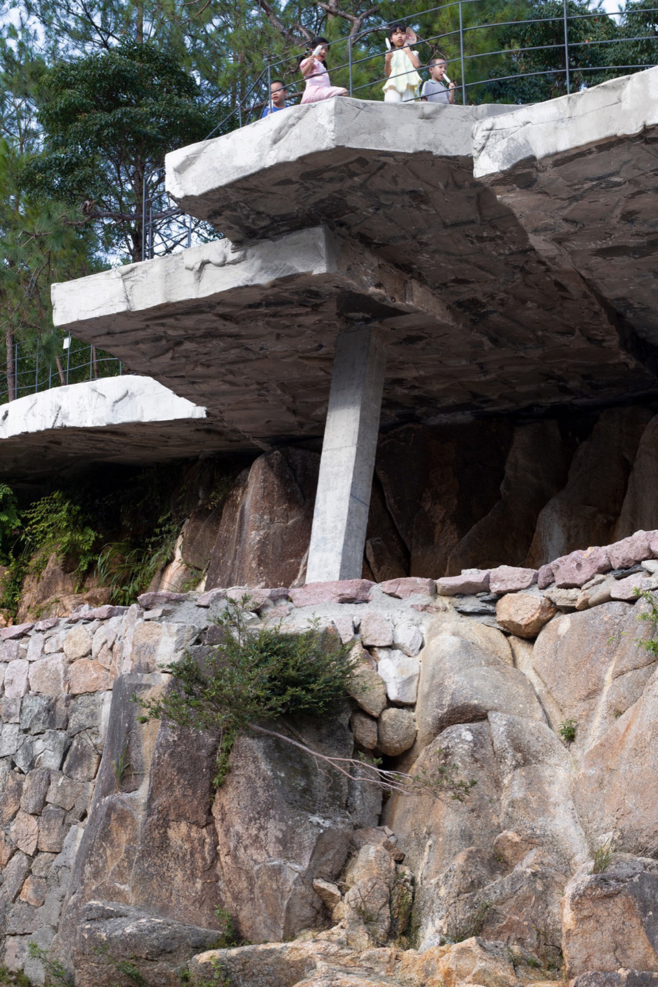 Moon Bay Waterfall Viewing Platform by CLAB Architects - 谷德设计网