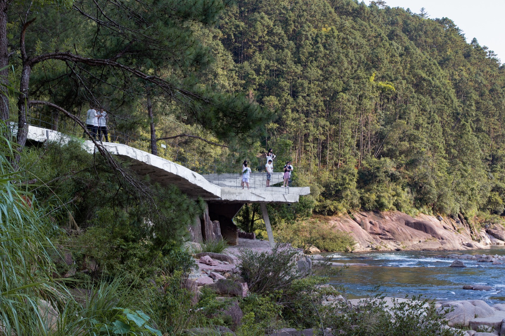 Moon Bay Waterfall Viewing Platform by CLAB Architects - 谷德设计网