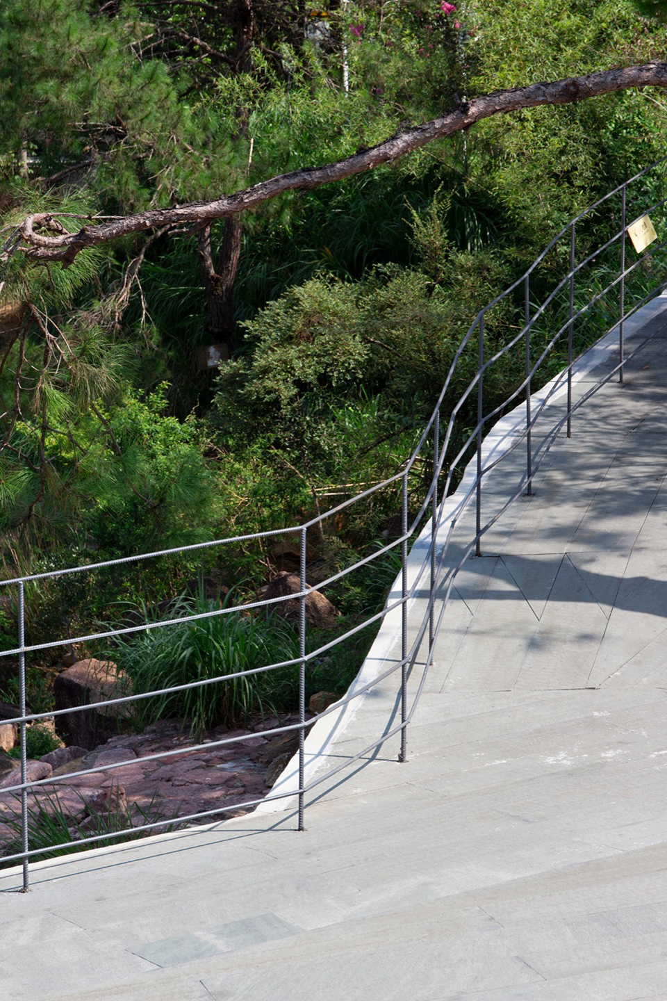 Moon Bay Waterfall Viewing Platform by CLAB Architects - 谷德设计网
