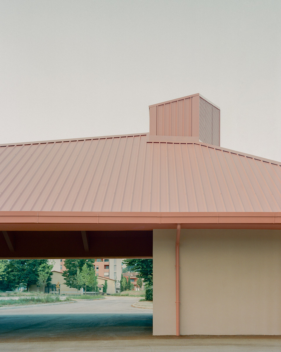 Under the pink Roof by Caret Studio - 谷德设计网