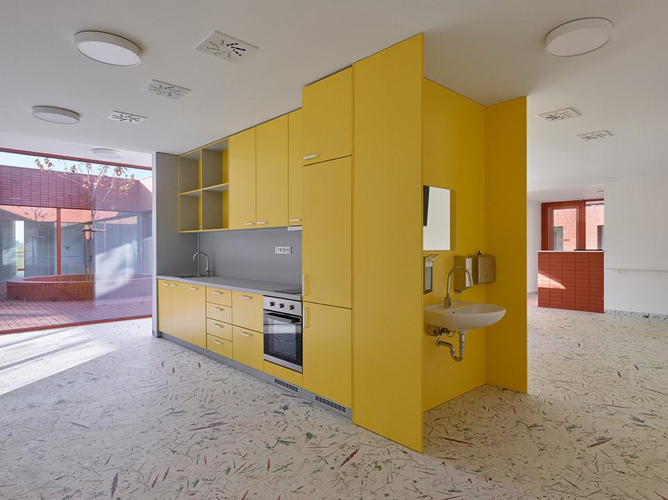 Senior Citizens’ Home in Nový Bydžov by Architektura - 谷德设计网