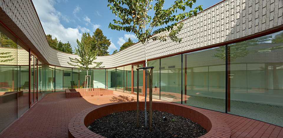 Senior Citizens’ Home in Nový Bydžov by Architektura - 谷德设计网