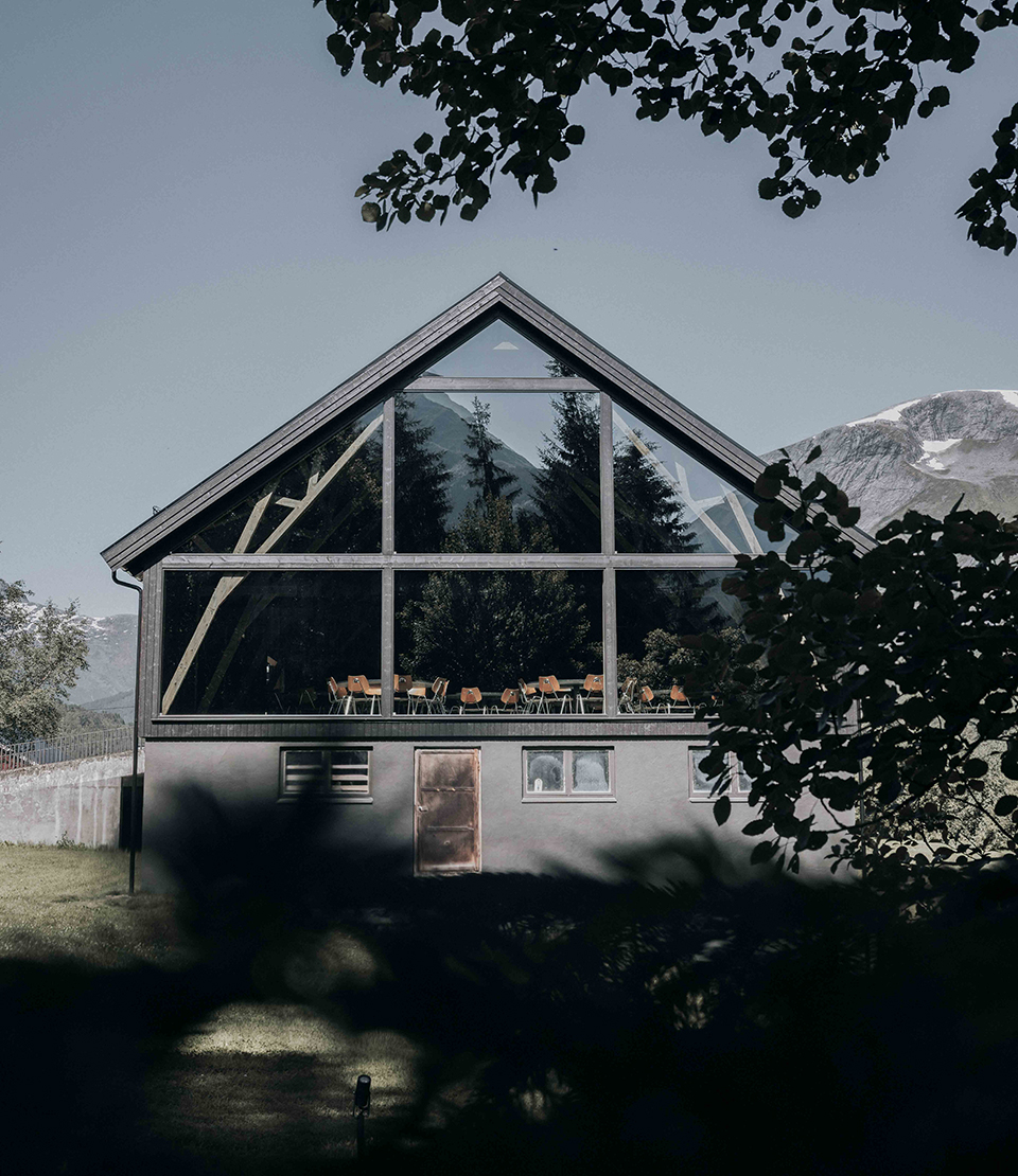 Timber restaurant by OFFICE INN - 谷德设计网