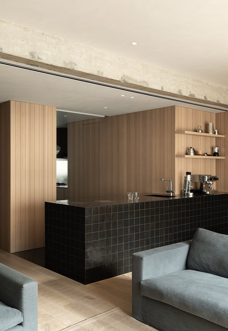 A Home About Natural Materials and Time by NOTHING DESIGN - 谷德设计网