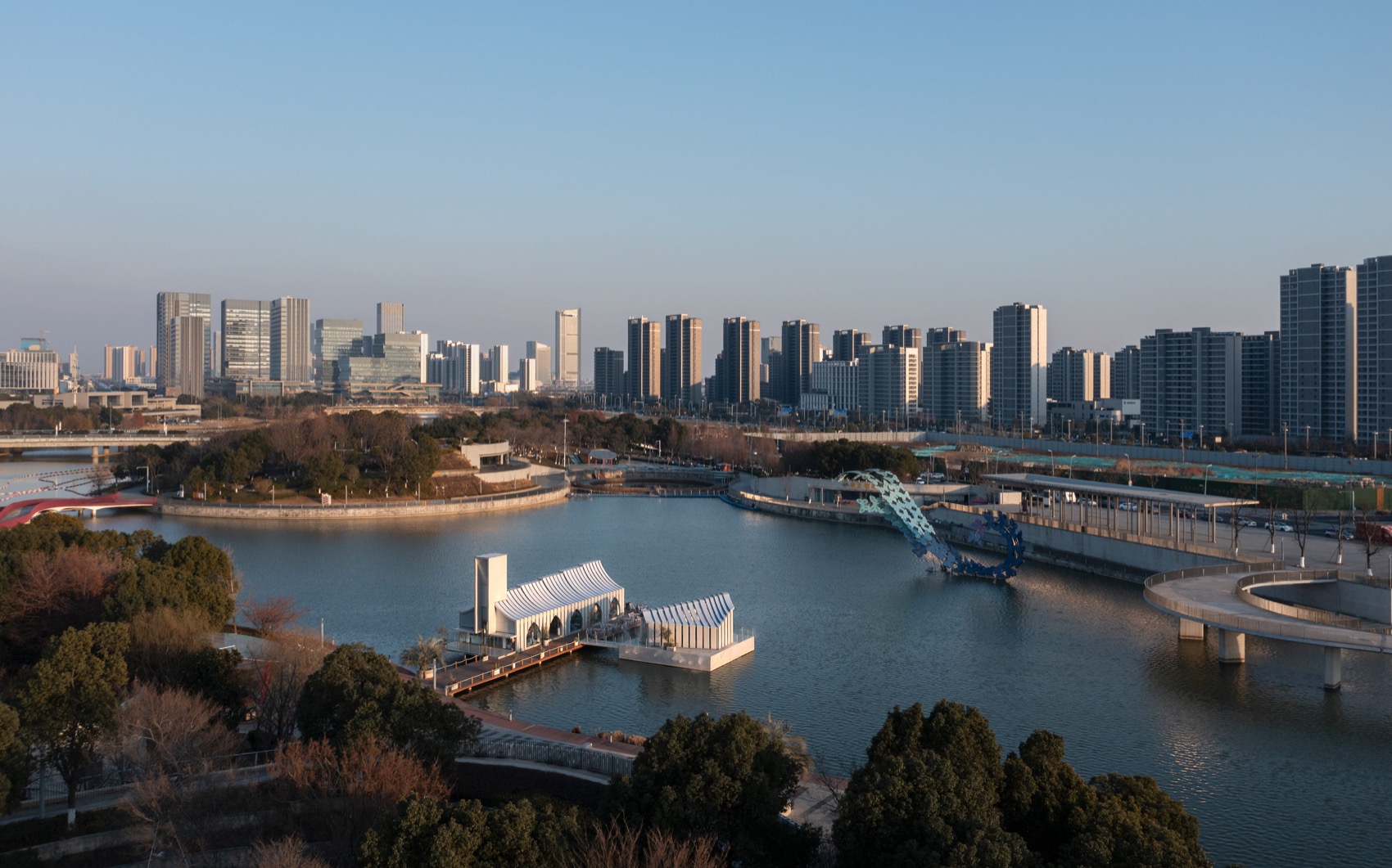 Swan Lake Chapel by Parallect Design - 谷德设计网