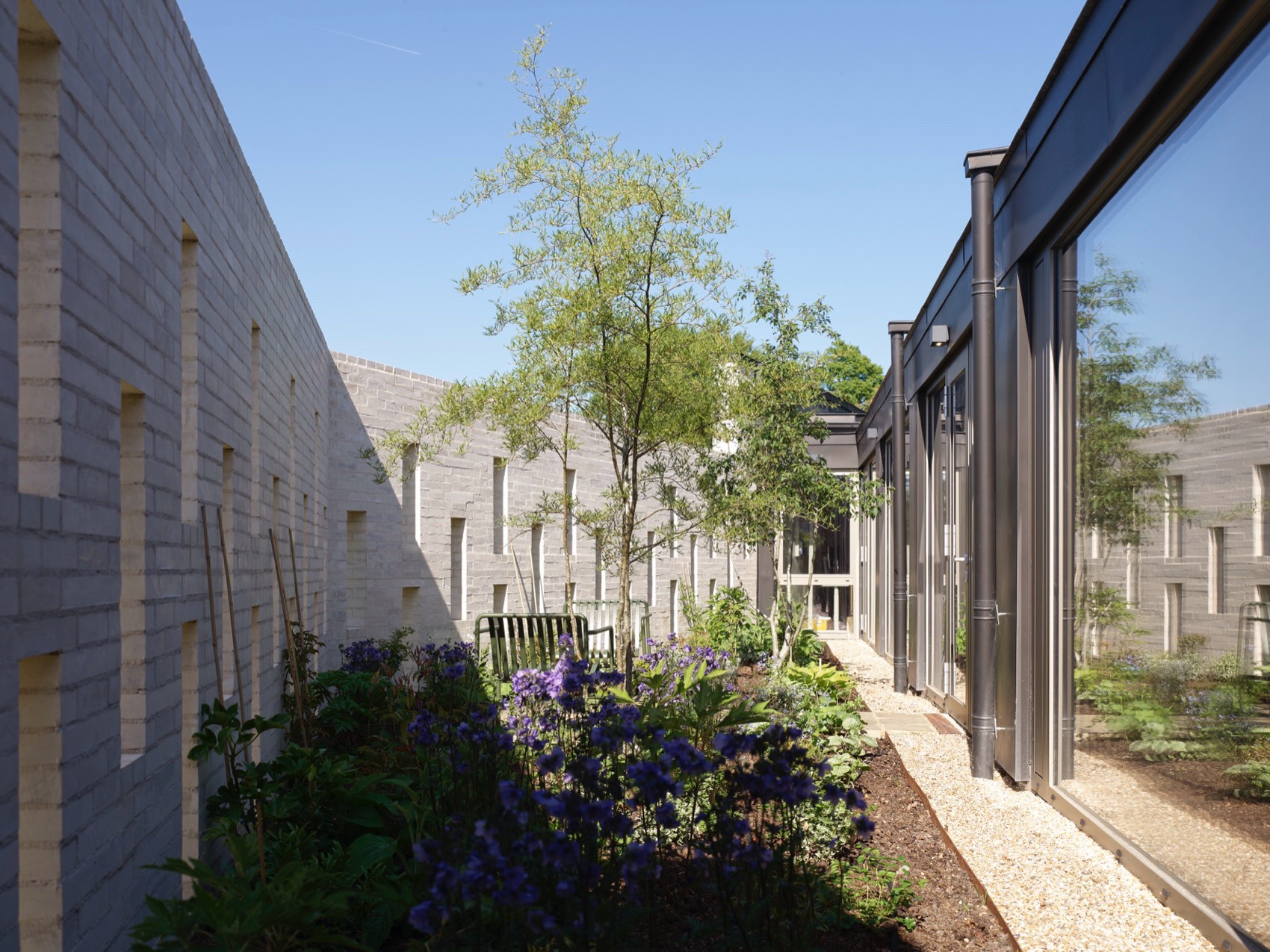 梅菲尔德圣拉斐尔健康与福祉中心，英国 / Adam Richards Architects - 谷德设计网